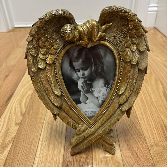 The Unbranded Brand | Accents | Cherub On Gold Angel Wings Heart Shaped ...
